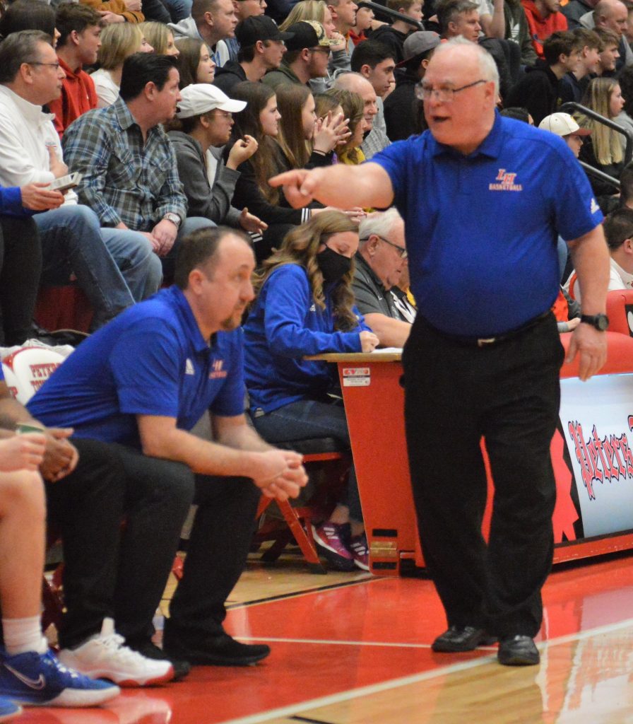 Source of wisdom: Mustangs coach Smith welcomes Hauger’s help - Herald ...